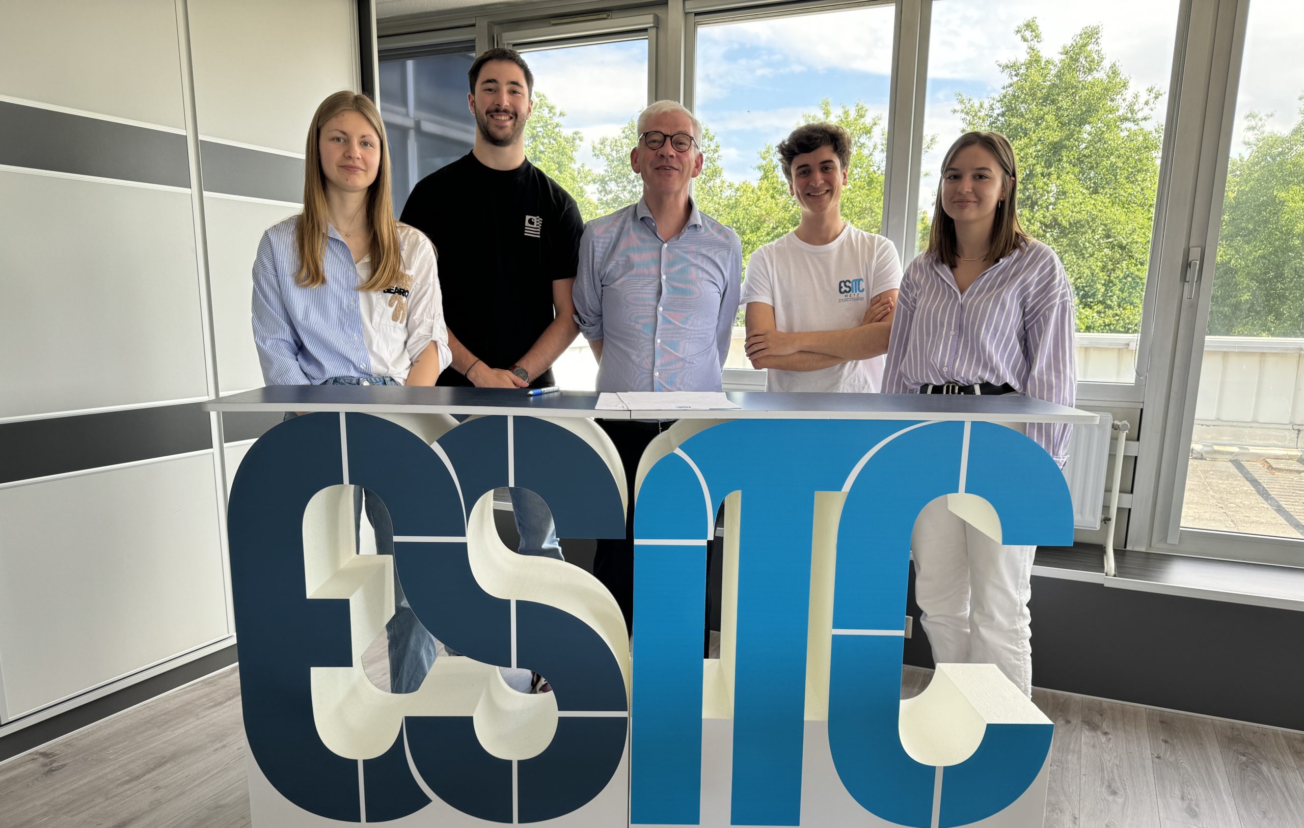 Signature de la Charte des Associations - ESITC